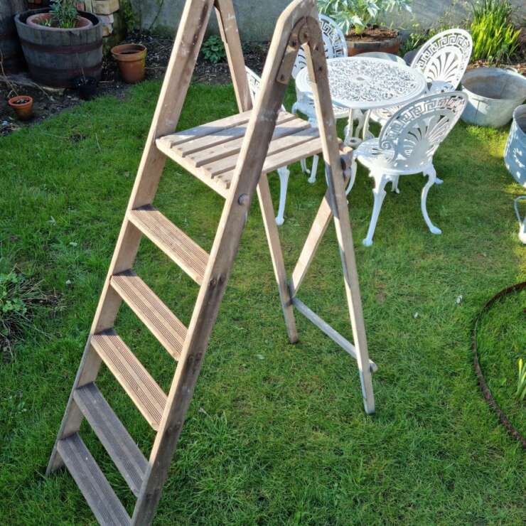 Half Oak Whisky Barrel - English Country Gardens